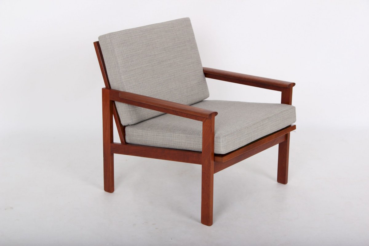 Renovated armchair model Capella. Design by Illum Wikkelsoe